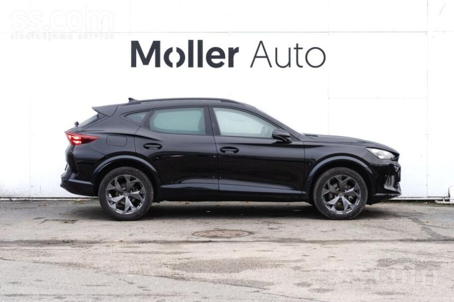 Melns Cupra Formentor 2025 Rīga, ar dzinēja tilpumu 1.50 L un nobraukumu 51 tūkst. km par 29500 €, foto 4 vietnē AUTOMOTO.COM.LV