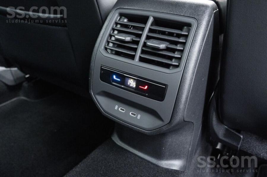 Melns Cupra Formentor 2025 Rīga, ar dzinēja tilpumu 1.50 L un nobraukumu 51 tūkst. km par 29500 €, foto 7 vietnē AUTOMOTO.COM.LV