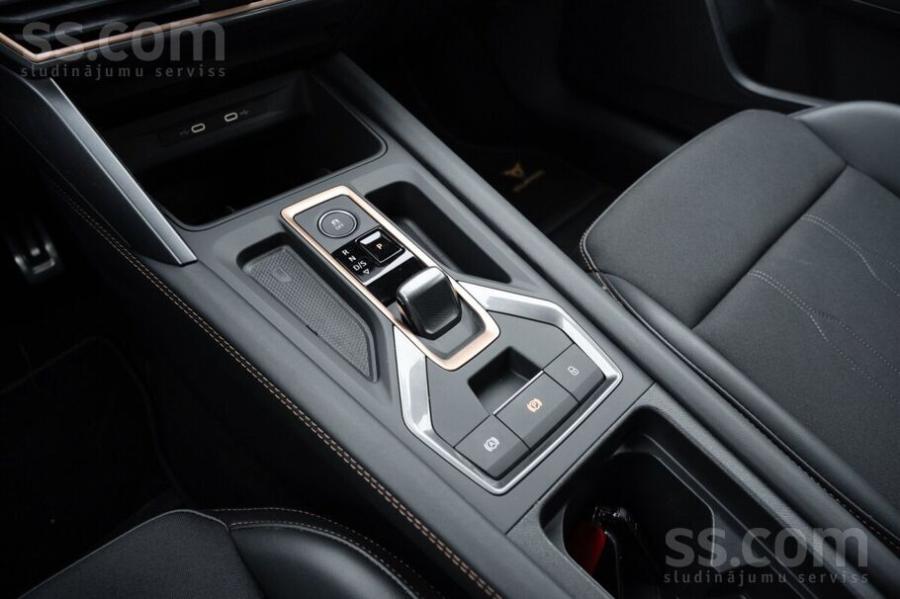 Melns Cupra Formentor 2025 Rīga, ar dzinēja tilpumu 1.50 L un nobraukumu 51 tūkst. km par 29500 €, foto 20 vietnē AUTOMOTO.COM.LV