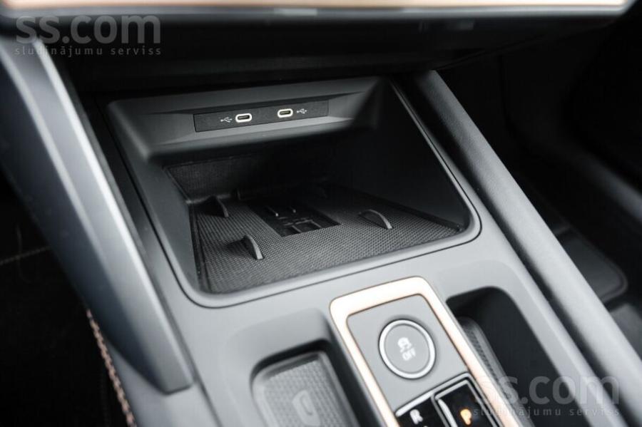 Melns Cupra Formentor 2025 Rīga, ar dzinēja tilpumu 1.50 L un nobraukumu 51 tūkst. km par 29500 €, foto 21 vietnē AUTOMOTO.COM.LV