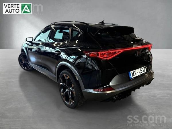 Черный Cupra Formentor 2021 в Рига, объемом двигателя 2.00 л и пробегом 94 тыс. км за 22590 €, фото 6 на AUTOMOTO.COM.LV