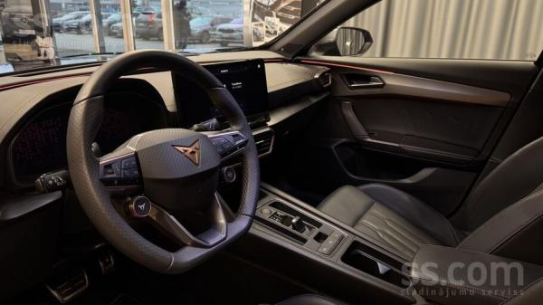 Черный Cupra Formentor 2023 в Рига, объемом двигателя 2.00 л и пробегом 35 тыс. км за 30990 €, фото 9 на AUTOMOTO.COM.LV
