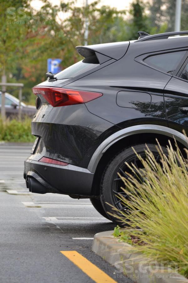 Black Cupra Formentor 2023 in Ogre, with an engine capacity of 2.00 L and mileage of 62 thousand km for 27999 €, photo 7 on AUTOMOTO.COM.LV