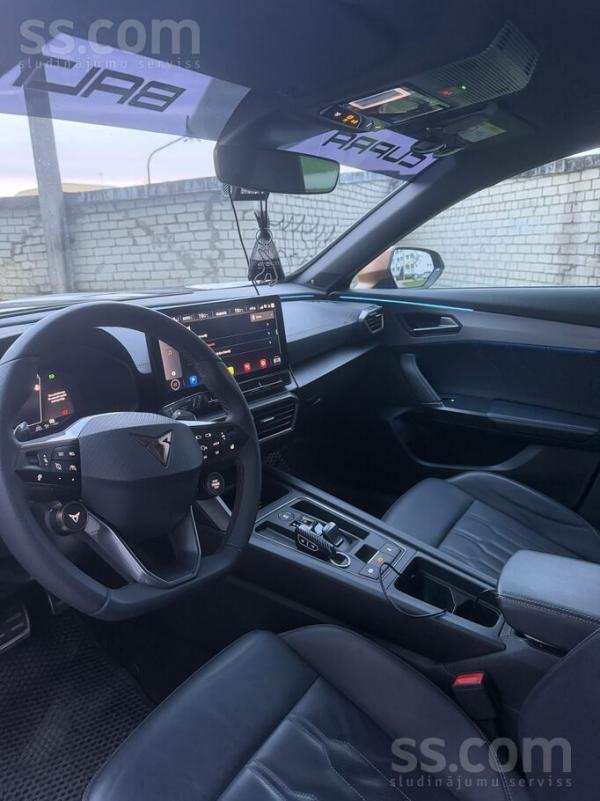 Black Cupra Formentor 2023 in Ogre, with an engine capacity of 2.00 L and mileage of 62 thousand km for 27999 €, photo 9 on AUTOMOTO.COM.LV