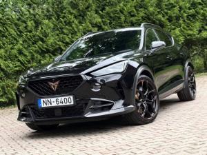 Черный Cupra Formentor 2023 в Цесис, объемом двигателя 2.50 л и пробегом 26 тыс. км за 42000 €, фото 3 на AUTOMOTO.COM.LV