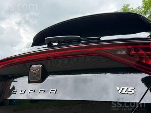 Черный Cupra Formentor 2023 в Цесис, объемом двигателя 2.50 л и пробегом 26 тыс. км за 42000 €, фото 11 на AUTOMOTO.COM.LV