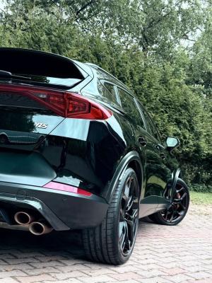 Черный Cupra Formentor 2023 в Цесис, объемом двигателя 2.50 л и пробегом 26 тыс. км за 42000 €, фото 12 на AUTOMOTO.COM.LV