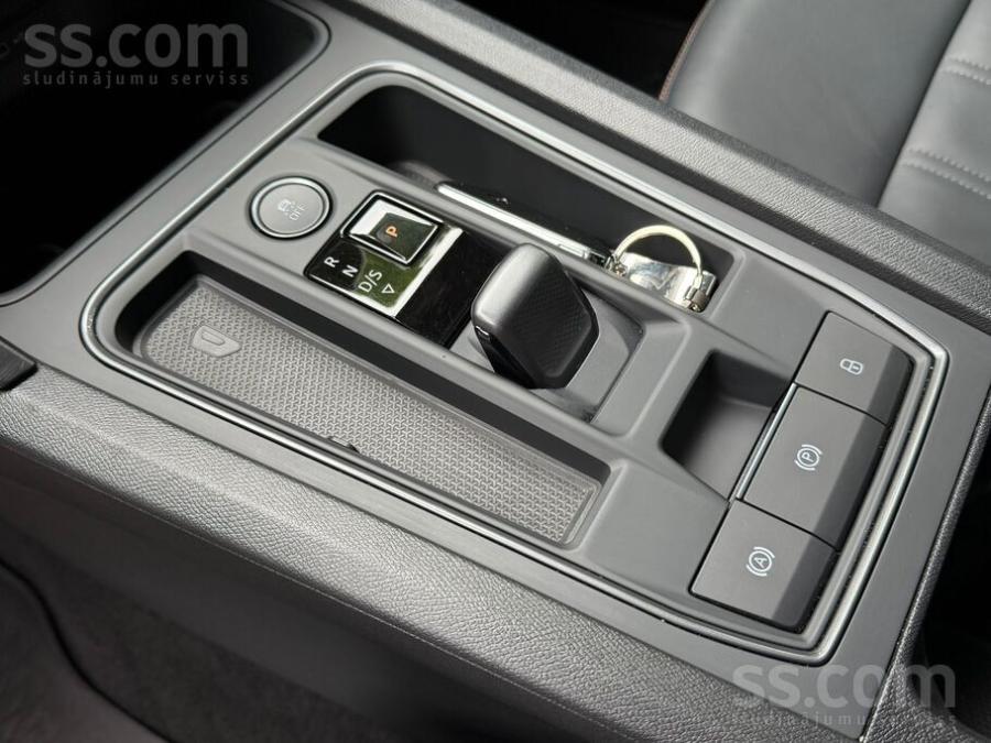 Черный Cupra Formentor 2023 в Цесис, объемом двигателя 2.50 л и пробегом 26 тыс. км за 42000 €, фото 13 на AUTOMOTO.COM.LV