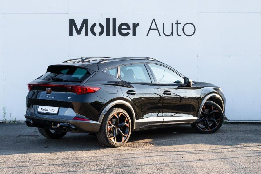 Melns Cupra Formentor 2023 Rīga, ar dzinēja tilpumu 2.00 L un nobraukumu 65 tūkst. km par 28700 €, foto 5 vietnē AUTOMOTO.COM.LV