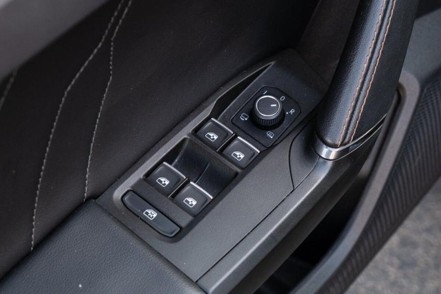 Melns Cupra Formentor 2023 Rīga, ar dzinēja tilpumu 2.00 L un nobraukumu 65 tūkst. km par 28700 €, foto 13 vietnē AUTOMOTO.COM.LV