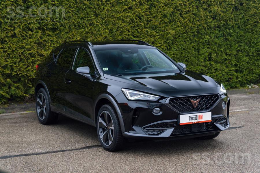 Черный Cupra Formentor 2024 в Рига, объемом двигателя 2.00 л и пробегом 36 тыс. км за 27500 €, фото 4 на AUTOMOTO.COM.LV