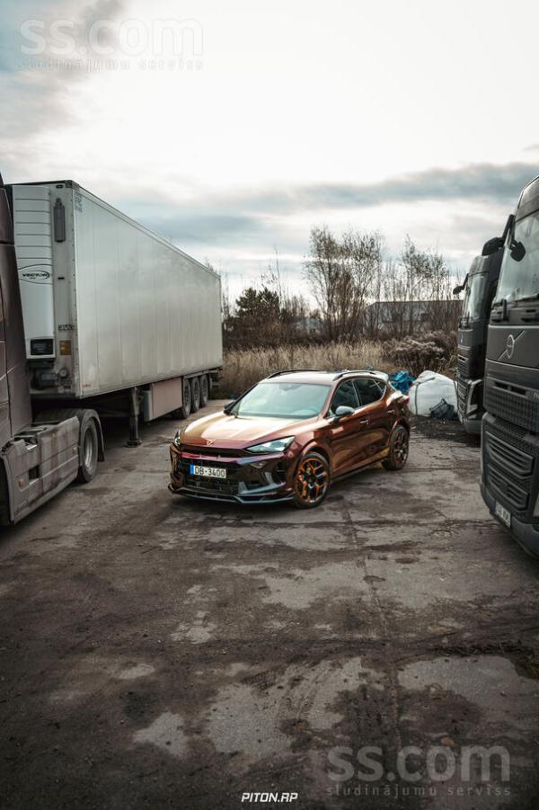 Melns Cupra Formentor 2025 Rīga, ar dzinēja tilpumu 2.00 L un nobraukumu 4 tūkst. km par 52000 €, foto 6 vietnē AUTOMOTO.COM.LV