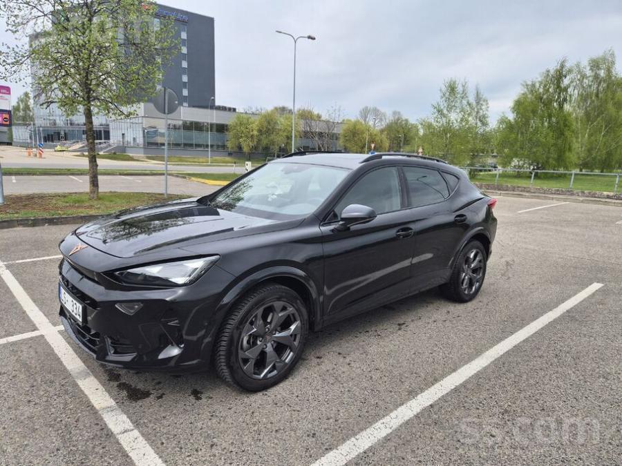 Melns Cupra Formentor 2025 Rīga, ar dzinēja tilpumu 2.00 L un nobraukumu 22 tūkst. km par 31600 €, foto 1 vietnē AUTOMOTO.COM.LV