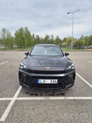 Melns Cupra Formentor 2025 Rīga, ar dzinēja tilpumu 2.00 L un nobraukumu 22 tūkst. km par 31600 €, foto 3 vietnē AUTOMOTO.COM.LV