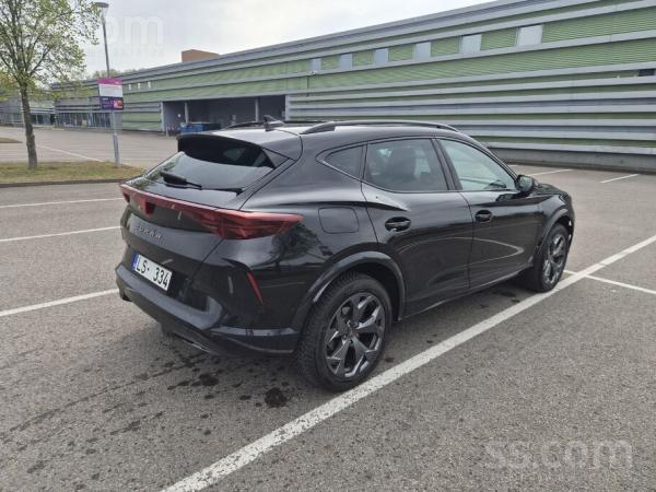 Черный Cupra Formentor 2025 в Рига, объемом двигателя 2.00 л и пробегом 22 тыс. км за 31600 €, фото 4 на AUTOMOTO.COM.LV