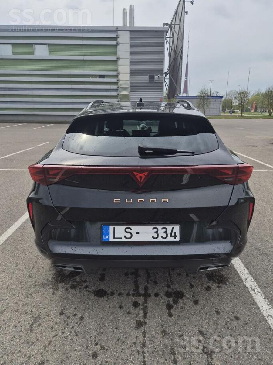 Melns Cupra Formentor 2025 Rīga, ar dzinēja tilpumu 2.00 L un nobraukumu 22 tūkst. km par 31600 €, foto 6 vietnē AUTOMOTO.COM.LV