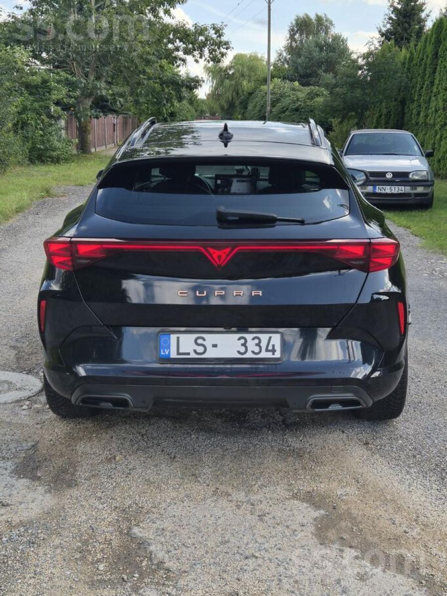 Black Cupra Formentor 2025 in Riga, with an engine capacity of 2.00 L and mileage of 30 thousand km for 31400 €, photo 6 on AUTOMOTO.COM.LV