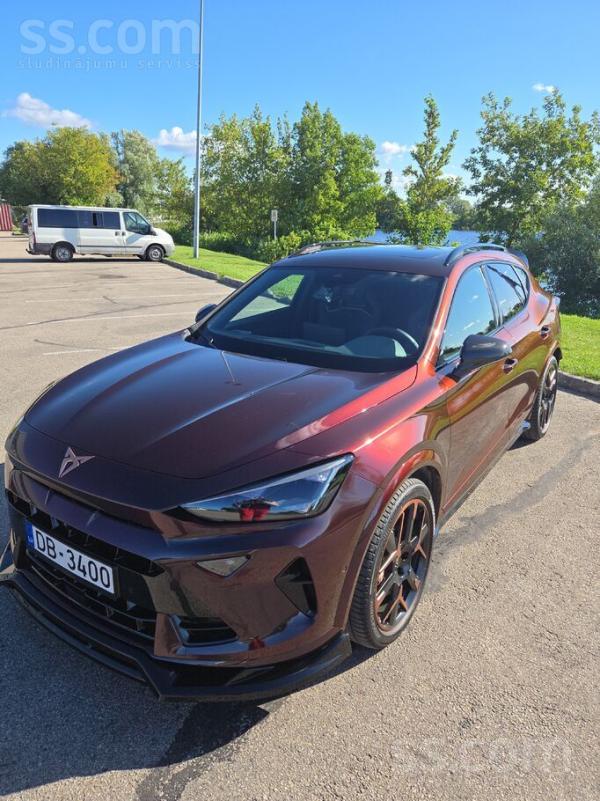 Черный Cupra Formentor 2025 в Рига, объемом двигателя 2.00 л и пробегом 6 тыс. км за 41900 €, фото 9 на AUTOMOTO.COM.LV
