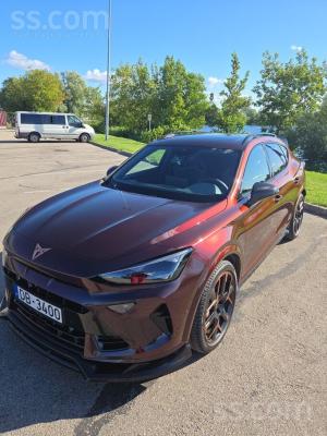 Black Cupra Formentor 2025 in Riga, with an engine capacity of 2.00 L and mileage of 6 thousand km for 41900 €, photo 10 on AUTOMOTO.COM.LV