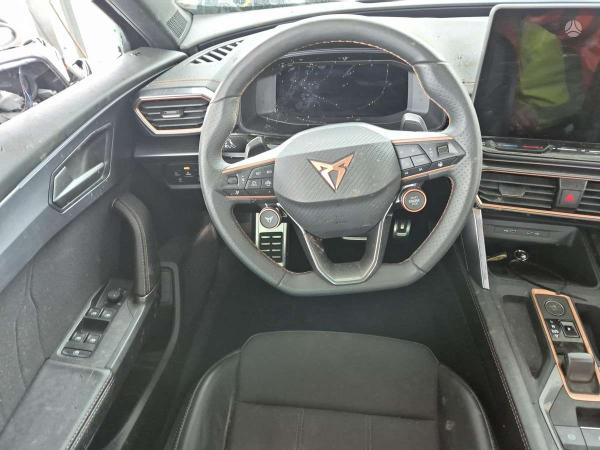 Black Cupra Formentor 2025 in Vilnius, with an engine capacity of 1.97 L and mileage of 18 thousand km for 17800 €, photo 10 on AUTOMOTO.COM.LV