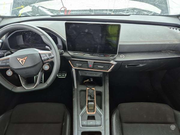 Black Cupra Formentor 2025 in Vilnius, with an engine capacity of 1.97 L and mileage of 18 thousand km for 17800 €, photo 9 on AUTOMOTO.COM.LV