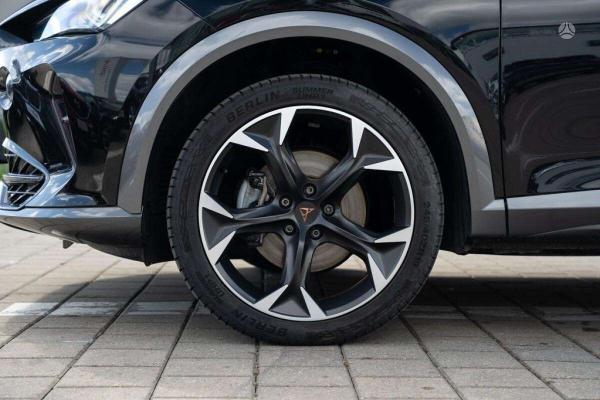 Черный Cupra Formentor 2023 в Вильнюс, объемом двигателя 1.50 л и пробегом 102 тыс. км за 21000 €, фото 5 на AUTOMOTO.COM.LV