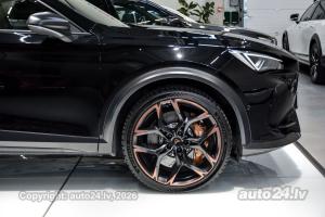 Черный Cupra Formentor 2023 в Таллин, объемом двигателя 2.50 л и пробегом 33 тыс. км за 42900 €, фото 5 на AUTOMOTO.COM.LV