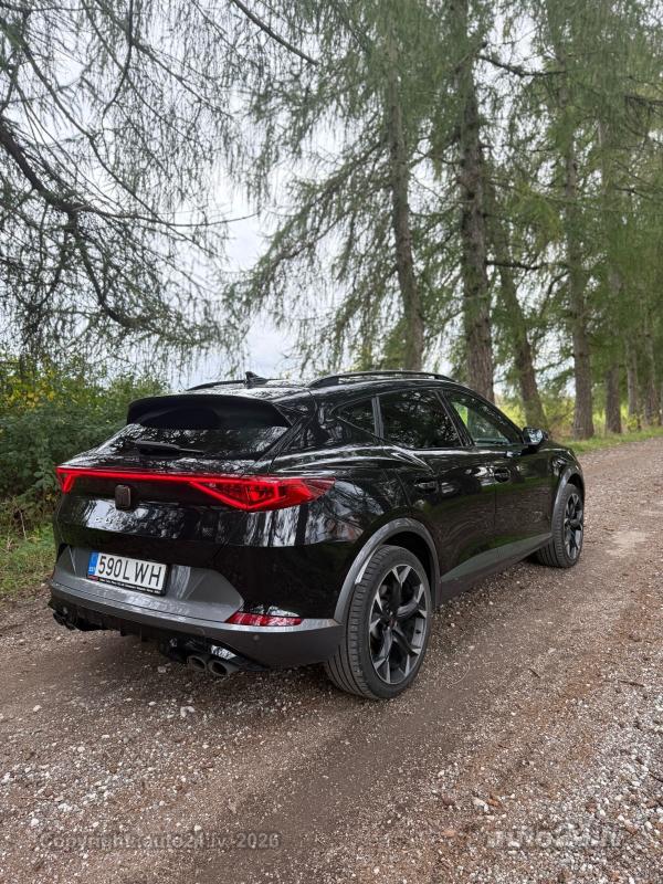 Melns Cupra Formentor 2023 Tallina, ar dzinēja tilpumu 2.00 L un nobraukumu 72 tūkst. km par 31900 €, foto 5 vietnē AUTOMOTO.COM.LV