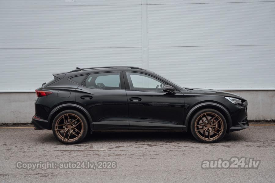 Black Cupra Formentor 2024 in Tallinn, with an engine capacity of 2.50 L and mileage of 30 thousand km for 42499 €, photo 1 on AUTOMOTO.COM.LV