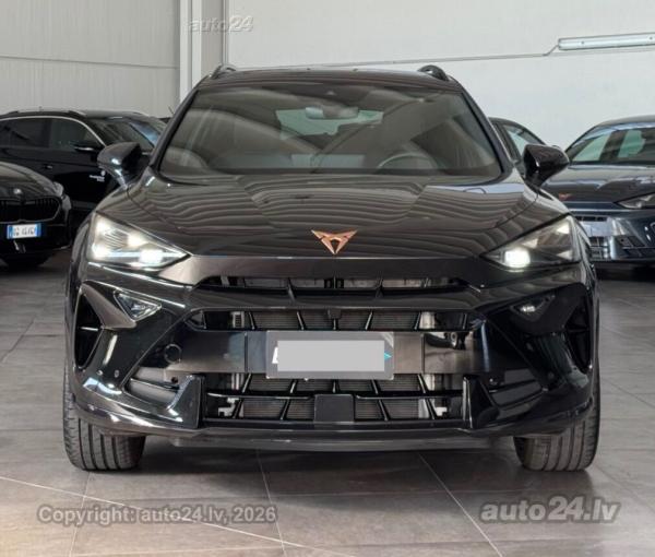 Melns Cupra Formentor 2025 Tallina, ar dzinēja tilpumu 2.00 L un nobraukumu 17 tūkst. km par 32900 €, foto 2 vietnē AUTOMOTO.COM.LV