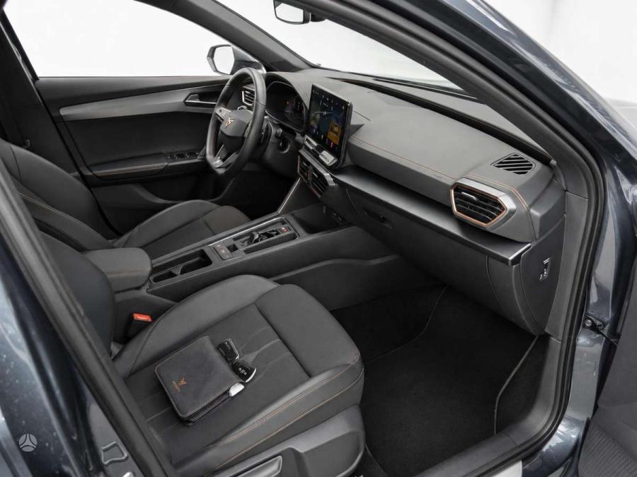 Blue Cupra Formentor 2021 in Vilnius, with an engine capacity of 1.40 L and mileage of 36 thousand km for 22900 €, photo 5 on AUTOMOTO.COM.LV
