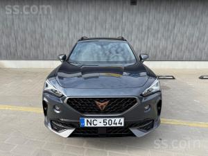Zils Cupra Formentor 2022 Rīga, ar dzinēja tilpumu 1.50 L un nobraukumu 64 tūkst. km par 22490 €, foto  vietnē AUTOMOTO.COM.LV