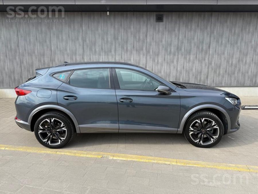 Blue Cupra Formentor 2022 in Riga, with an engine capacity of 1.50 L and mileage of 64 thousand km for 22490 €, photo 4 on AUTOMOTO.COM.LV