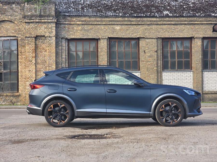 Zils Cupra Formentor 2022 Rīga, ar dzinēja tilpumu 2.00 L un nobraukumu 70 tūkst. km par 26500 €, foto 4 vietnē AUTOMOTO.COM.LV