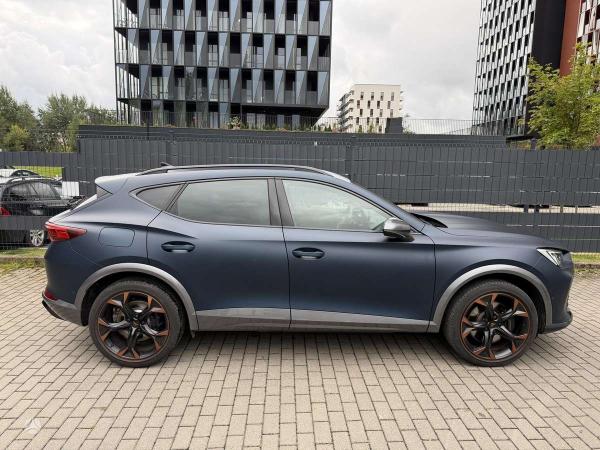 Zils Cupra Formentor 2022 Viļņa, ar dzinēja tilpumu 1.40 L un nobraukumu 82 tūkst. km par 23150 €, foto 3 vietnē AUTOMOTO.COM.LV