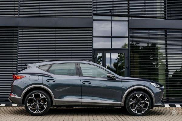Zils Cupra Formentor 2023 Plungė, ar dzinēja tilpumu 1.40 L un nobraukumu 42 tūkst. km par 25900 €, foto 6 vietnē AUTOMOTO.COM.LV