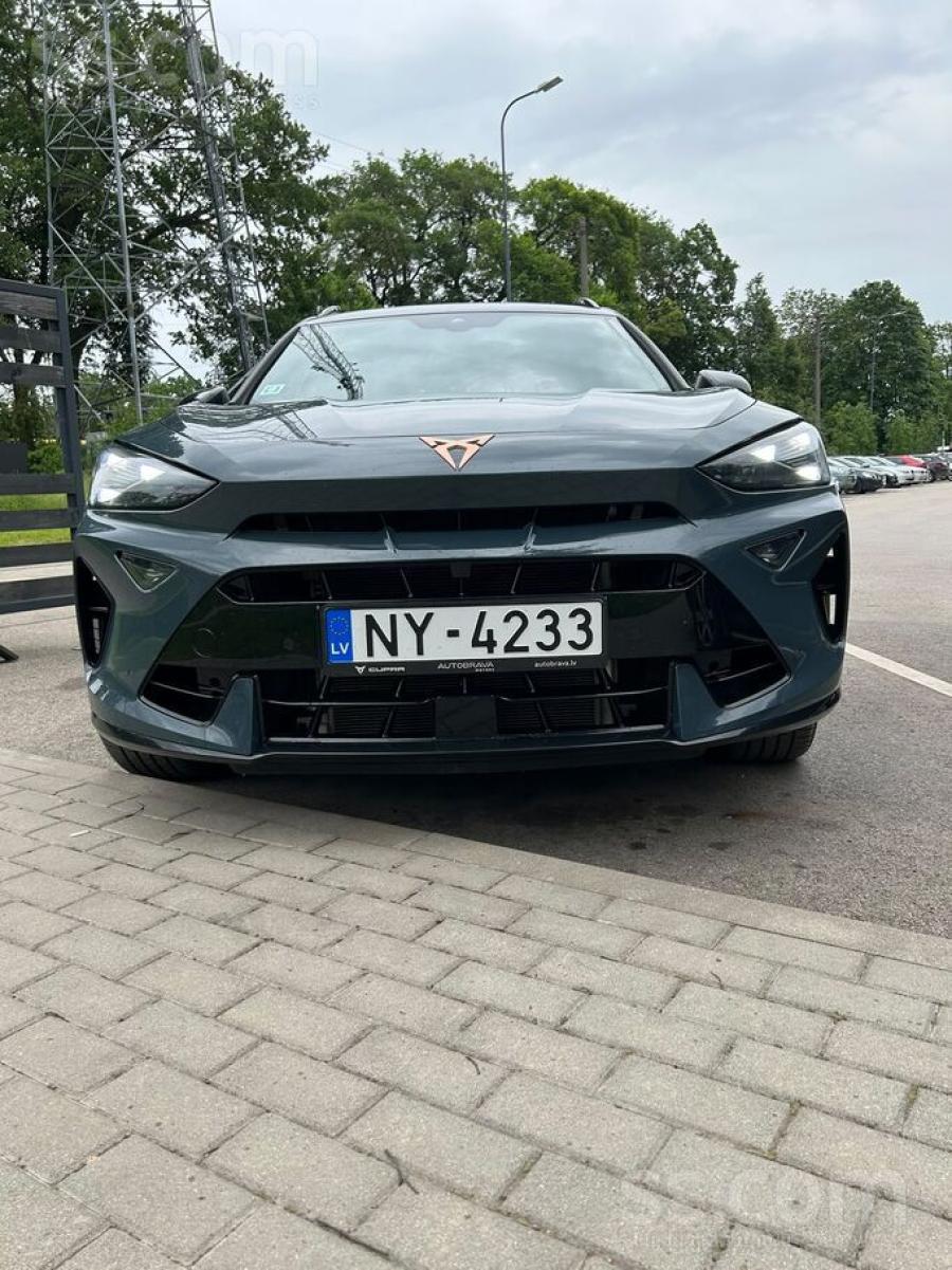 Zils Cupra Formentor 2024 Ogre, ar dzinēja tilpumu 2.00 L un nobraukumu 21 tūkst. km par 33990 €, foto 4 vietnē AUTOMOTO.COM.LV