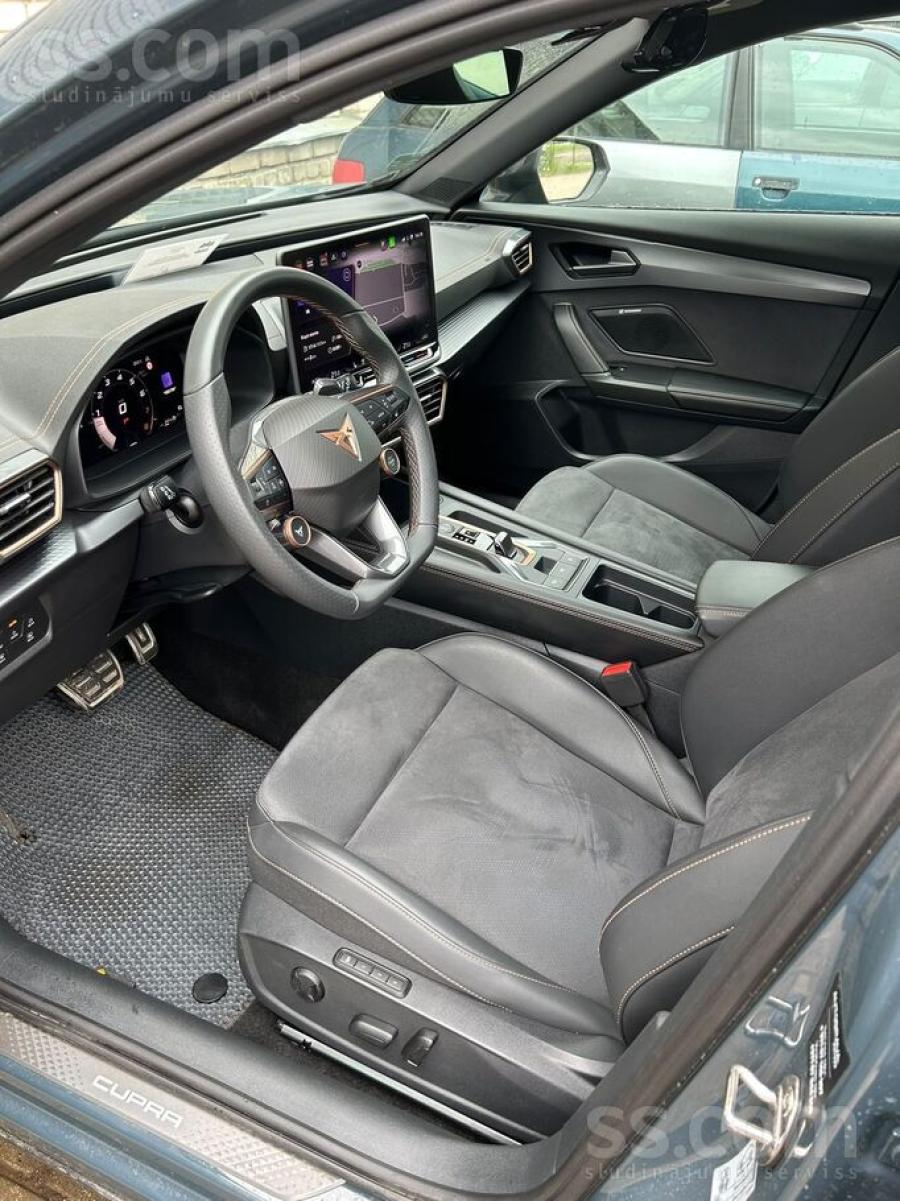 Zils Cupra Formentor 2024 Ogre, ar dzinēja tilpumu 2.00 L un nobraukumu 21 tūkst. km par 33990 €, foto 11 vietnē AUTOMOTO.COM.LV