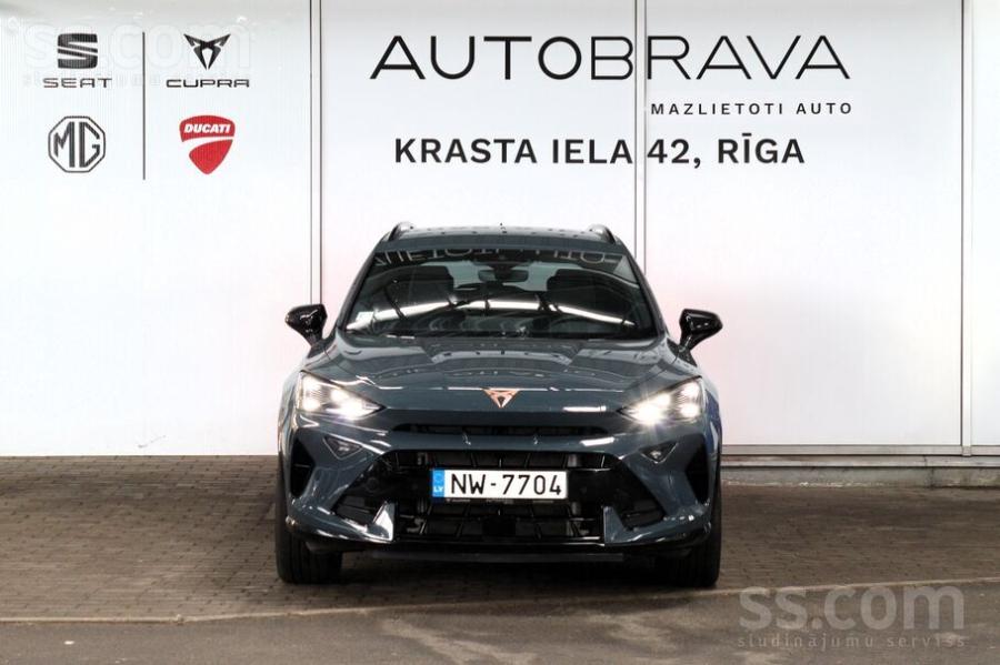 Zils Cupra Formentor 2024 Rīga, ar dzinēja tilpumu 1.50 L un nobraukumu 29 tūkst. km par 26990 €, foto 3 vietnē AUTOMOTO.COM.LV