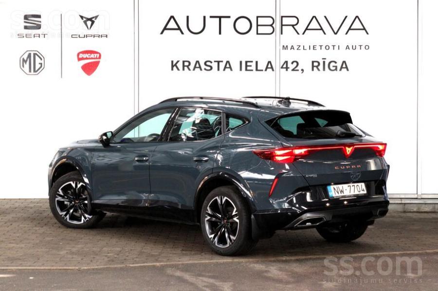 Zils Cupra Formentor 2024 Rīga, ar dzinēja tilpumu 1.50 L un nobraukumu 29 tūkst. km par 26990 €, foto 7 vietnē AUTOMOTO.COM.LV