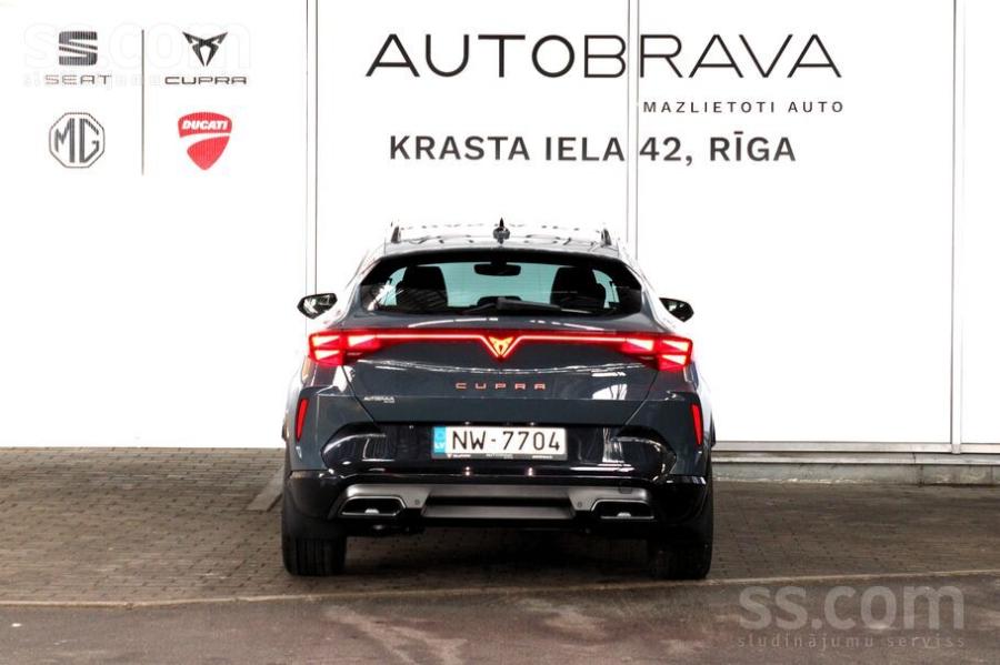 Zils Cupra Formentor 2024 Rīga, ar dzinēja tilpumu 1.50 L un nobraukumu 29 tūkst. km par 26990 €, foto 8 vietnē AUTOMOTO.COM.LV