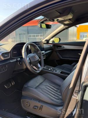 Zils Cupra Formentor 2024 Rīga, ar dzinēja tilpumu 2.00 L un nobraukumu 25 tūkst. km par 34500 €, foto 7 vietnē AUTOMOTO.COM.LV