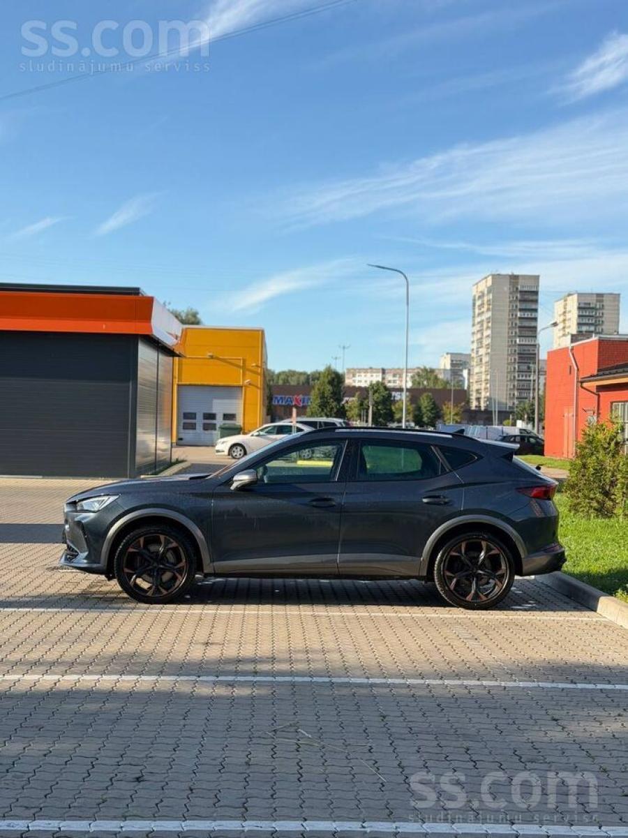 Zils Cupra Formentor 2024 Rīga, ar dzinēja tilpumu 2.00 L un nobraukumu 25 tūkst. km par 34500 €, foto 8 vietnē AUTOMOTO.COM.LV