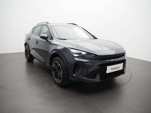 Zils Cupra Formentor 2025 Viļņa, ar dzinēja tilpumu 1.50 L un nobraukumu 7 tūkst. km par 30900 €, foto 3 vietnē AUTOMOTO.COM.LV
