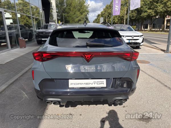Zils Cupra Formentor 2026 Tartu, ar dzinēja tilpumu 2.00 L un nobraukumu 0 tūkst. km par 41990 €, foto 6 vietnē AUTOMOTO.COM.LV