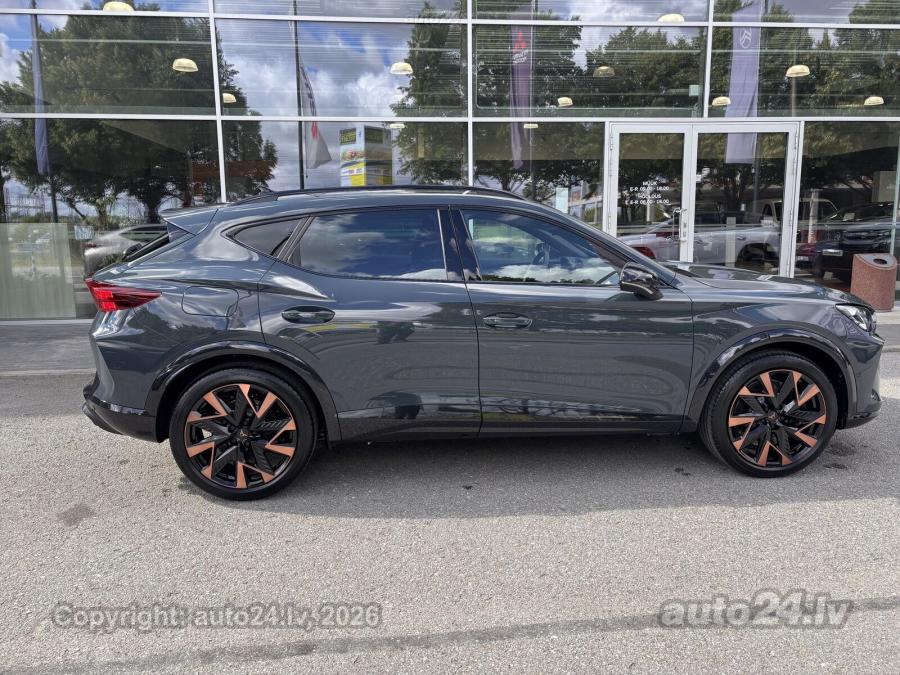 Zils Cupra Formentor 2026 Tartu, ar dzinēja tilpumu 2.00 L un nobraukumu 0 tūkst. km par 41990 €, foto 9 vietnē AUTOMOTO.COM.LV