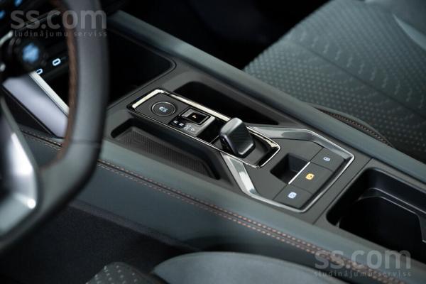 Brūns Cupra Formentor 2025 Rīga, ar dzinēja tilpumu 2.00 L un nobraukumu 6 tūkst. km par 39900 €, foto 10 vietnē AUTOMOTO.COM.LV