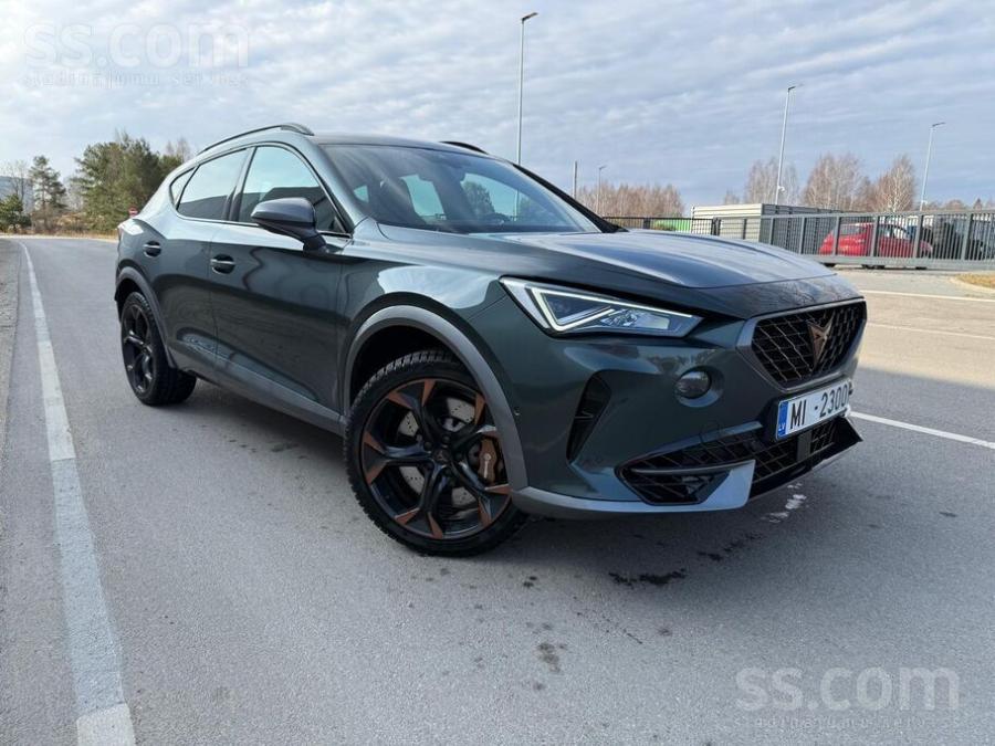 Green Cupra Formentor 2021 in Riga, with an engine capacity of 2.00 L and mileage of 75 thousand km for 25690 €, photo 1 on AUTOMOTO.COM.LV