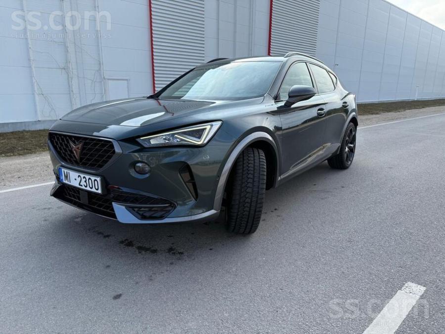 Green Cupra Formentor 2021 in Riga, with an engine capacity of 2.00 L and mileage of 75 thousand km for 25690 €, photo 4 on AUTOMOTO.COM.LV