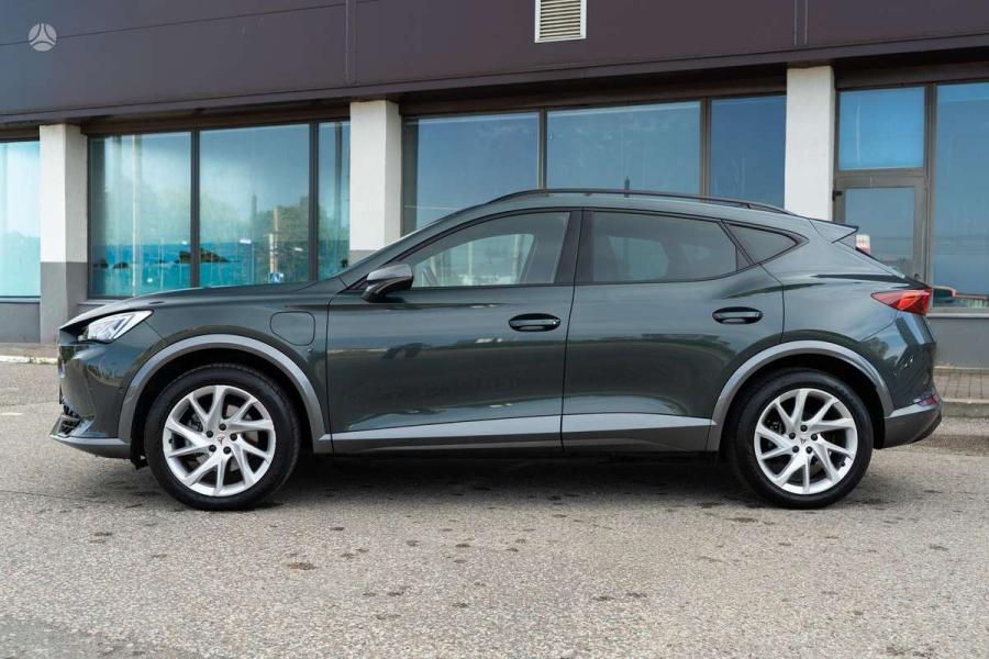 Green Cupra Formentor 2022 in Vilnius, with an engine capacity of 1.40 L and mileage of 45 thousand km for 23200 €, photo 4 on AUTOMOTO.COM.LV
